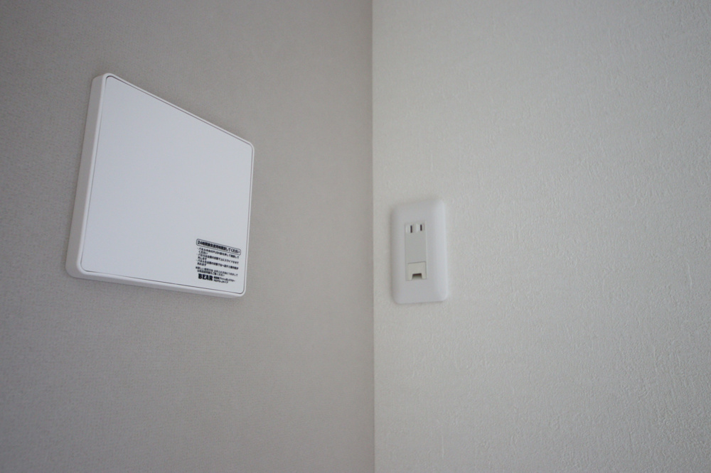建売のリビングのエアコンのコンセント（200V、100V）