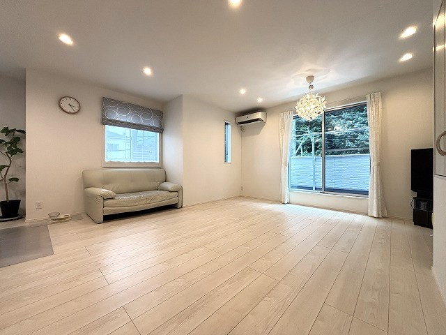 築5年！4LDK・角地 駅まで13分！床暖房！LDK21帖【西高宮小】シロアリ5年保証！カーテン・エアコン付き！｜福岡市の中古マンション・戸建の売却・購入なら「ココハウス不動産」